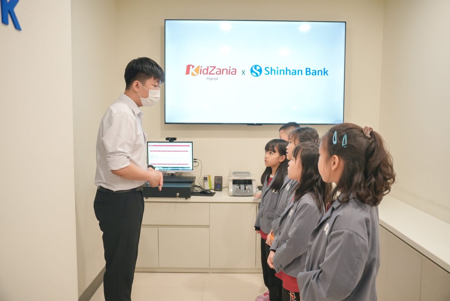 Bank - Vault - KidZania Hà Nội